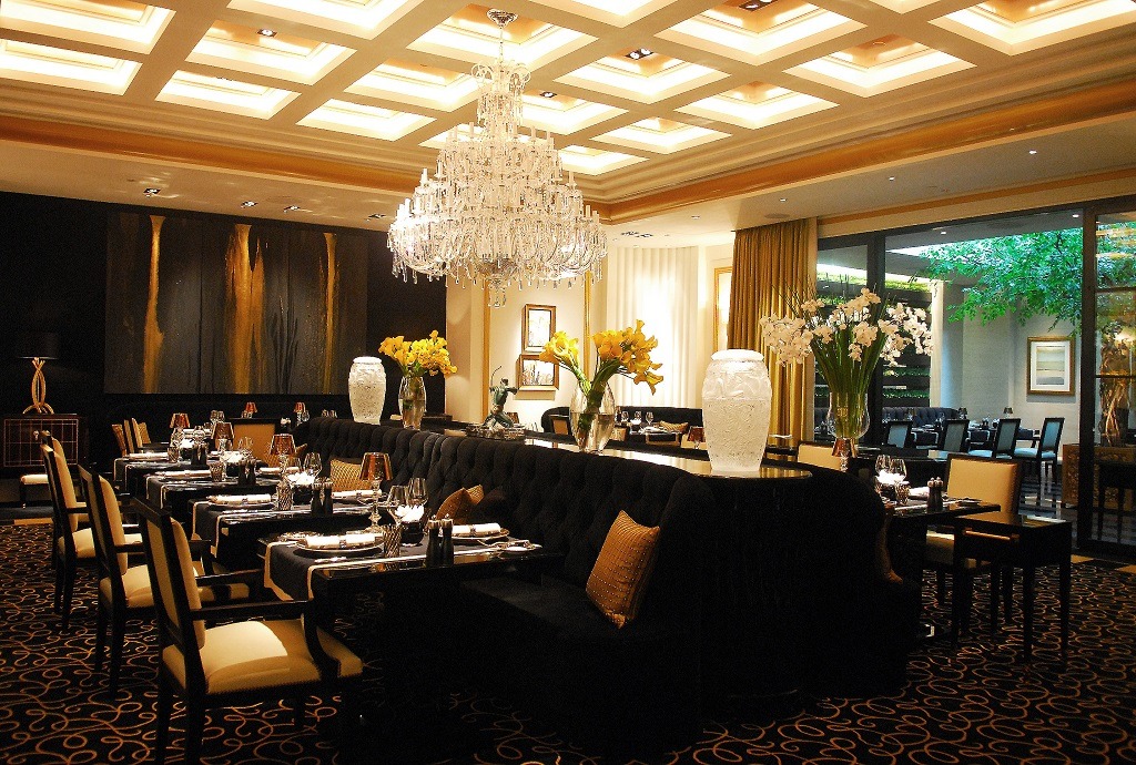Elegant and Luxurious French Dining at Joël Robuchon Restaurant - NOW ...