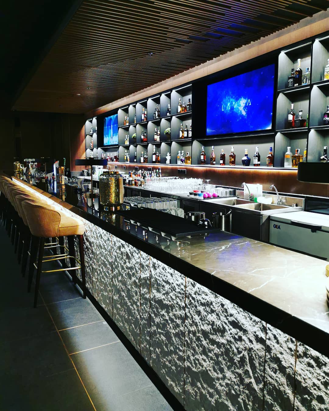 Five Bar Lounges in Jakarta to Visit on the Weekend - NOW! Jakarta