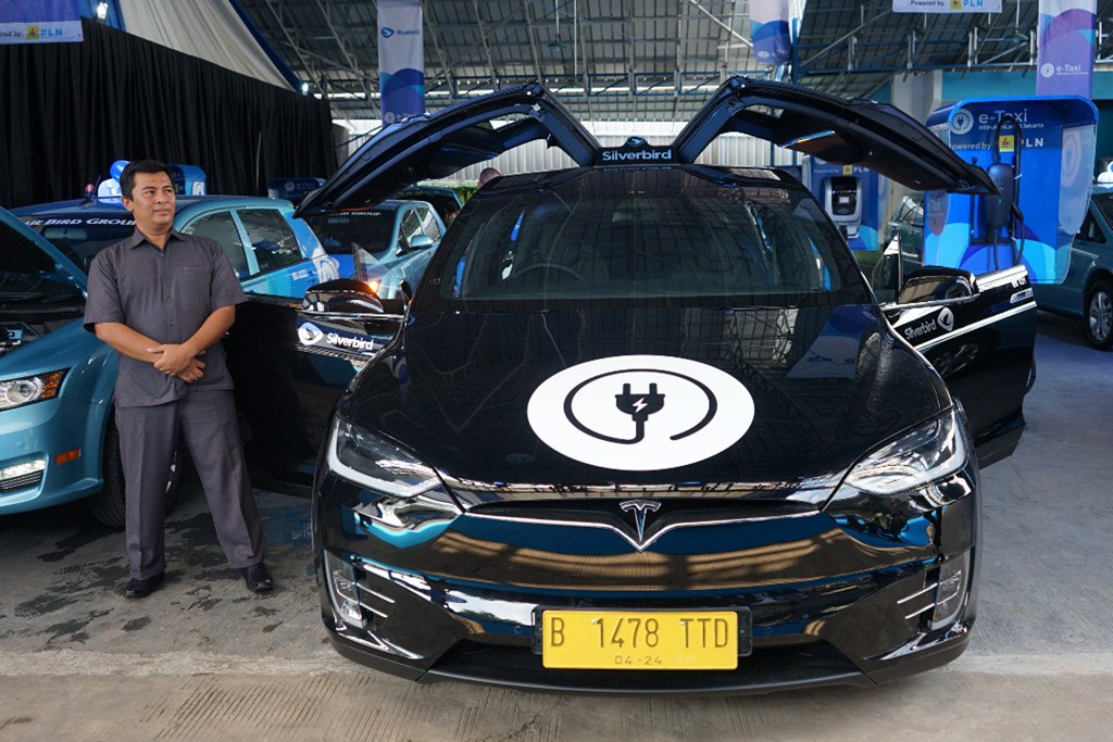 Bluebird’s Sustainable Future with BYD and Tesla Car - NOW! Jakarta