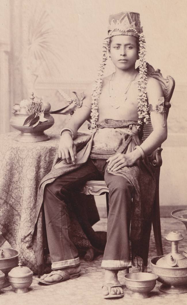 A Historic Look into Indonesian Wedding Traditions, A Fusion of ...