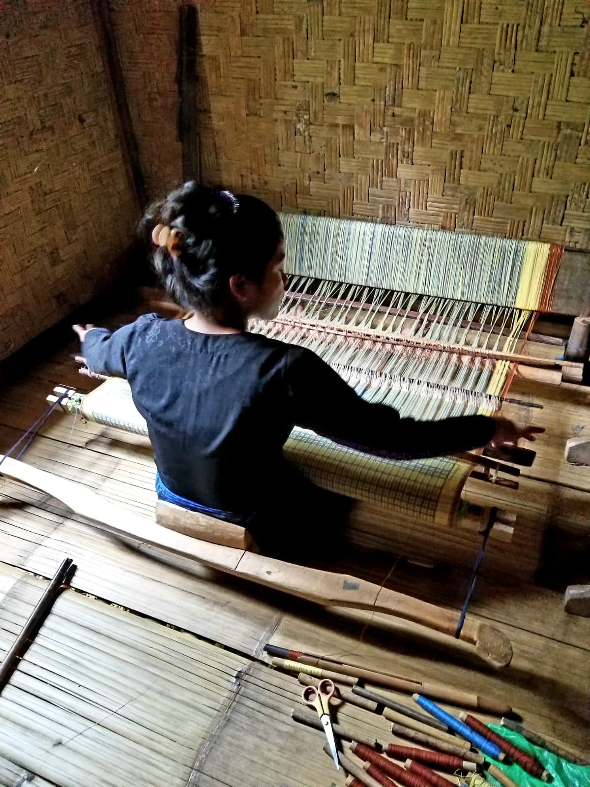 Redefining Fashion with MeLookMel and its Baduy Woven Fabric Designs ...