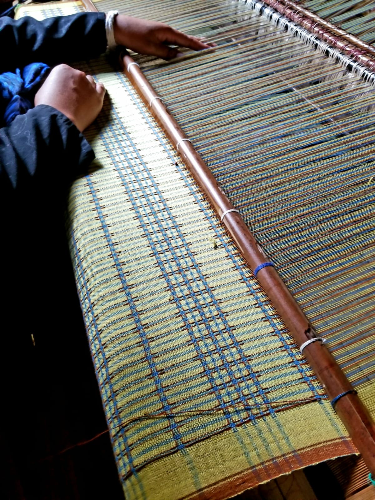 Redefining Fashion with MeLookMel and its Baduy Woven Fabric Designs ...