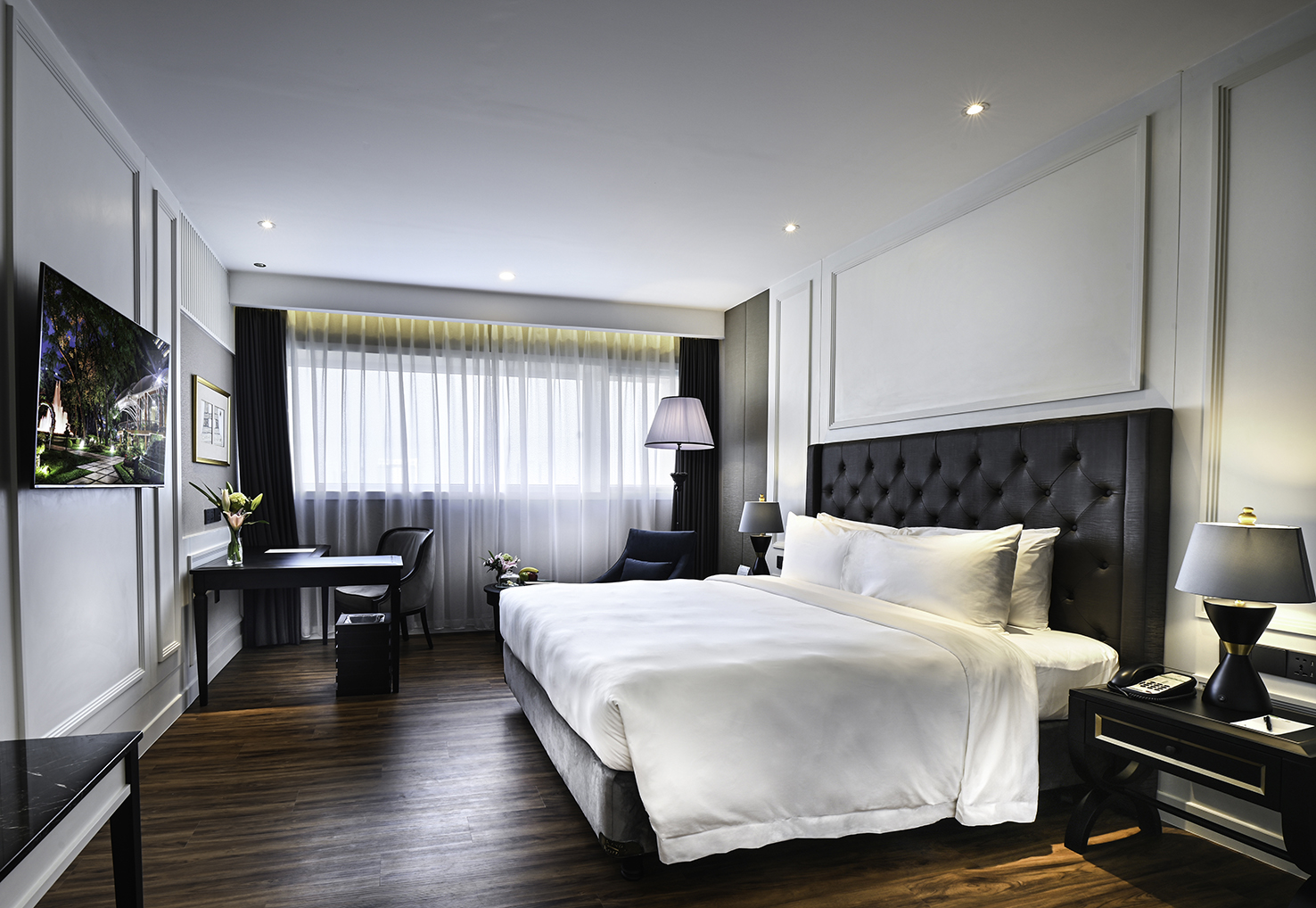 Introducing the Executive Business Room: A Perfect Blend of Luxury and ...